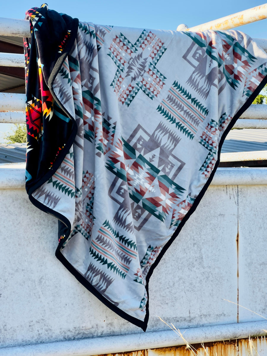 FULL PLUSH REVERSIBLE 2Ply AZTEC BLANKET– Cherokee Trading Post OK